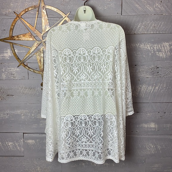 Versona | Tops | New Versona White Lace Shrug | Poshmark